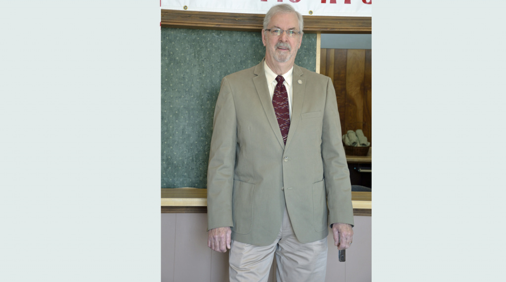 Dr. Fred Diffenderfer to Adjust His Last Patient After 50 Years ...