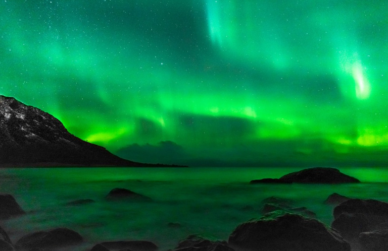 Northern Lights Could Glow Over Ohio Tonight as Rare Geomagnetic Storm ...
