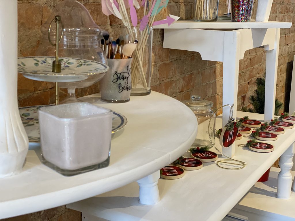 NEW BUSINESS: Lynn & Lou Designs and Events - Scioto Post