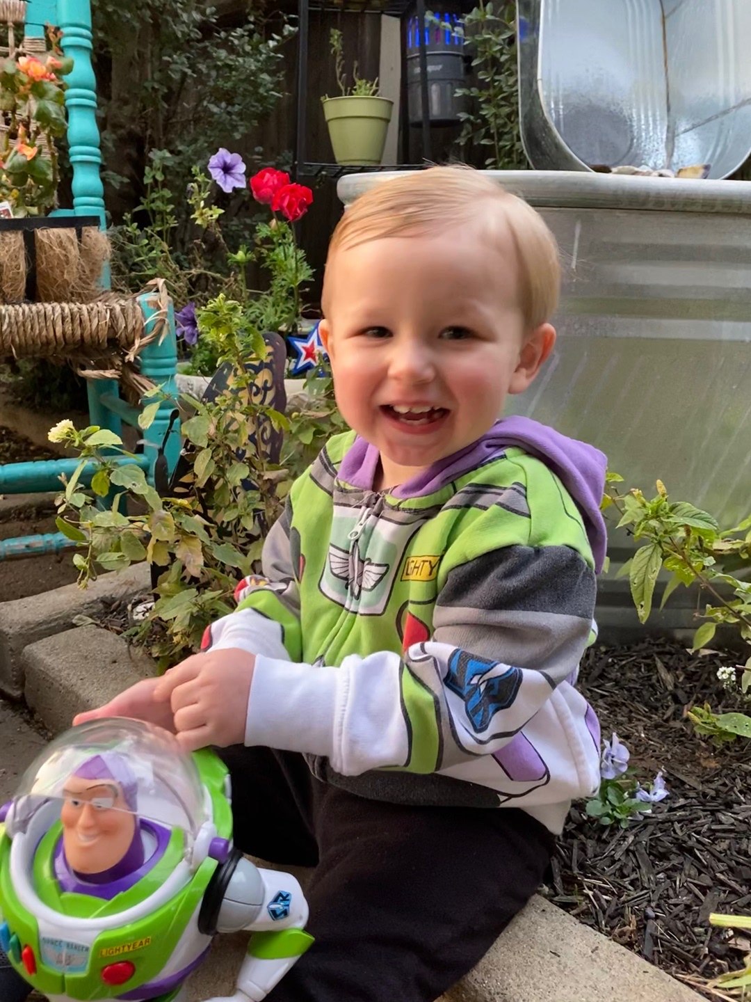 SouthWest Ramp Agent Returns Lost Disney Toy With Adventure Letter and ...