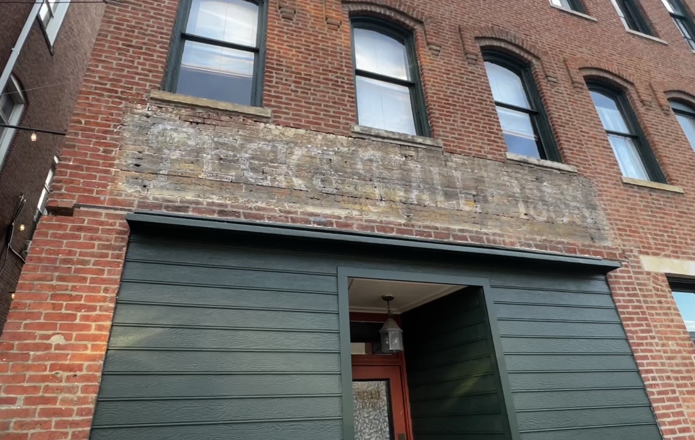 Downtown Circleville Business Owner Finds Ghost Mural During ...