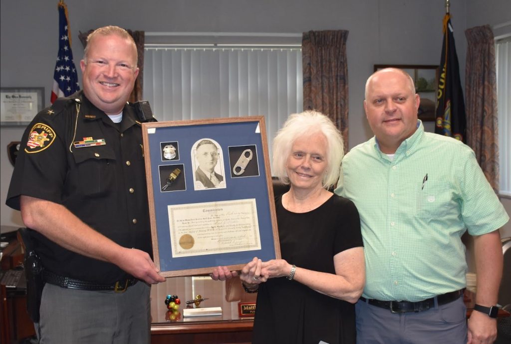 Pickaway County Sheriff Receives Thumb Cuffs and Other Historical ...